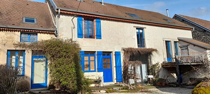 Maison 11 pièces à Vieilmoulin, à vendre