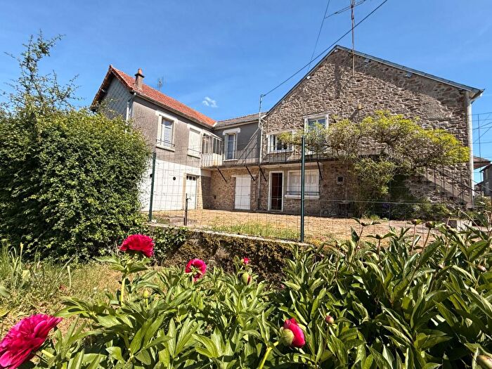 Maison 7 pièces à Bazelat, à vendre