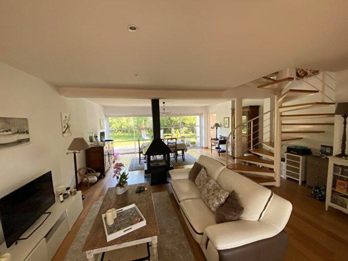 Maison à louer - Cesson-Sévigné, Centre-ville, La Hublais, Beausoleil - 8 pièces