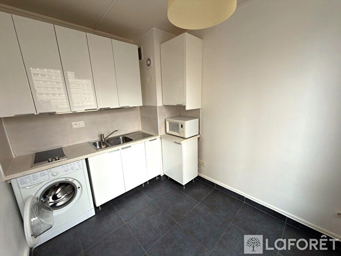 Appartement à louer - Sèvres, Centre-ville, Cristallerie, Manufacture, Danton - 2 pièces - 1 chambre