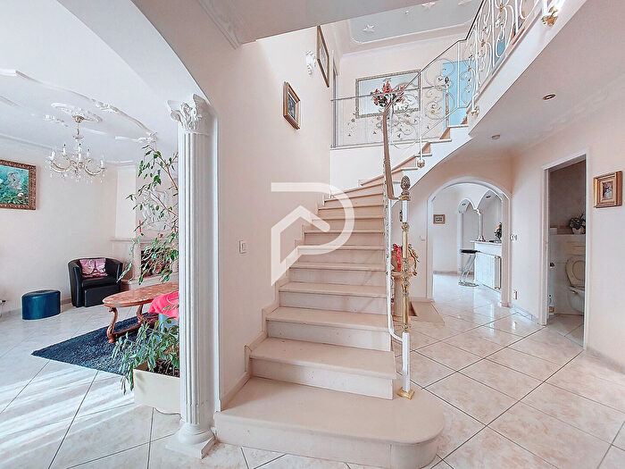 Maison à vendre - Gournay-sur-Marne - 7 pièces - 5 chambres