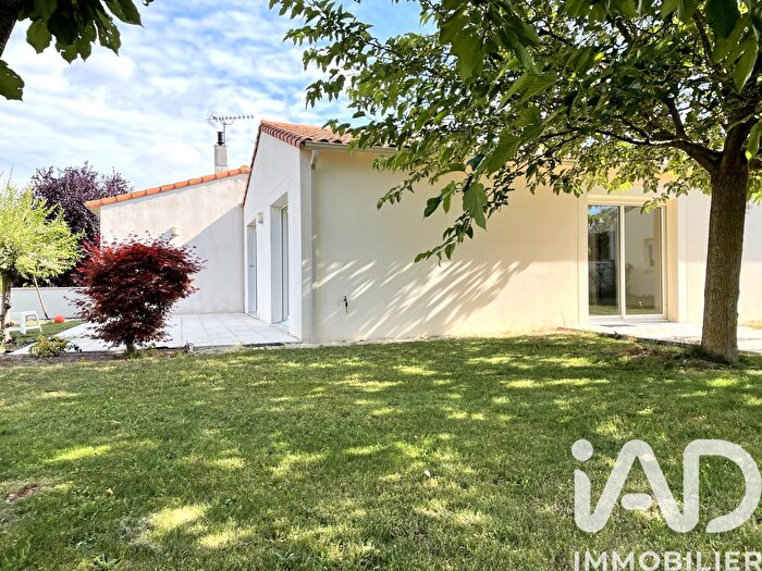 Maison à louer - Aiffres - 5 pièces - 3 chambres