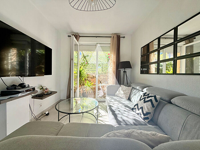 Appartement à vendre - Peyrolles-en-Provence - 4 pièces - 3 chambres