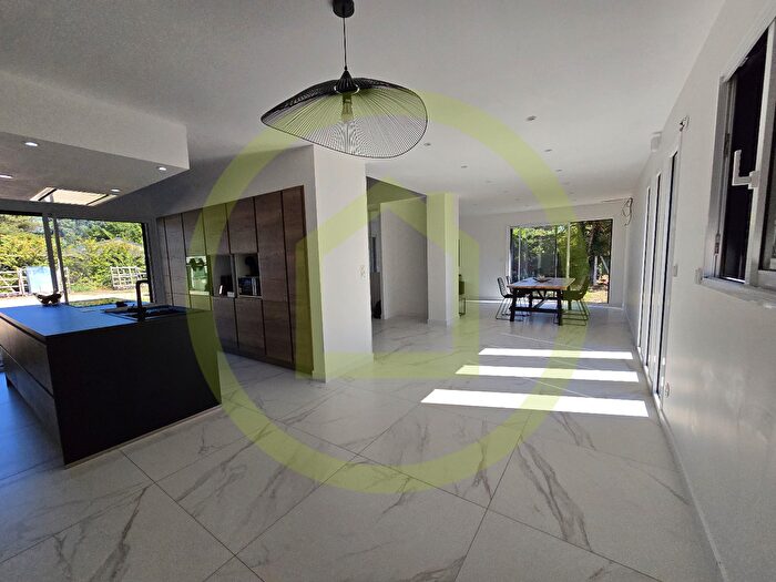 Maison à vendre - Saint-Pryvé-Saint-Mesmin - 6 pièces - 4 chambres