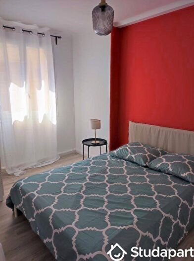 Appartement à louer - Saint Roch, Toulon - 1 pièce - 3 chambres