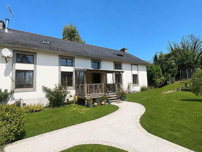 Maison 8 pièces à vendre à Pleyben