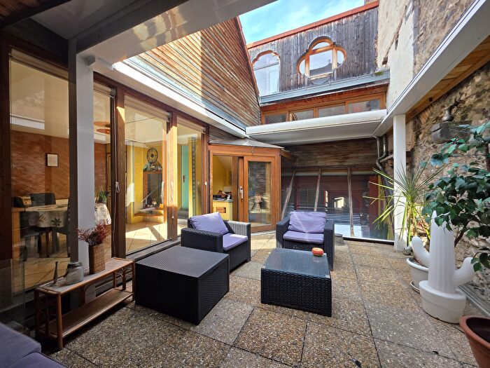 Maison à vendre - Clermont-Ferrand, Jaude, Fontgiève Saint-Alyre - 6 pièces - 5 chambres