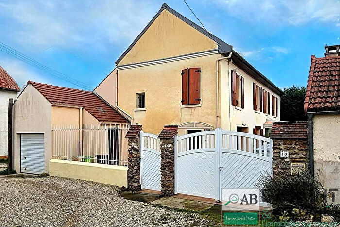 Maison à vendre - Chambry - 7 pièces - 5 chambres