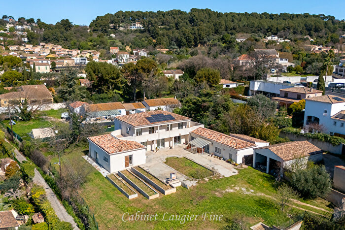Maison à vendre - Marseille e , Les Caillols - 6 pièces - 5 chambres