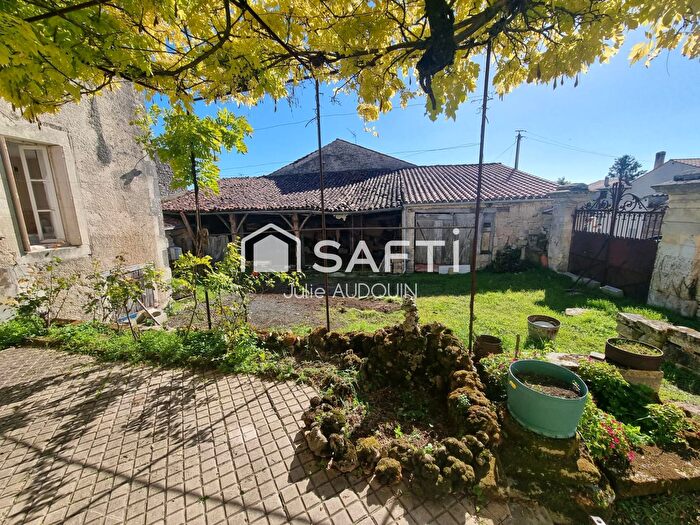 Maison à vendre - Beauvais-sur-Matha - 6 pièces - 4 chambres