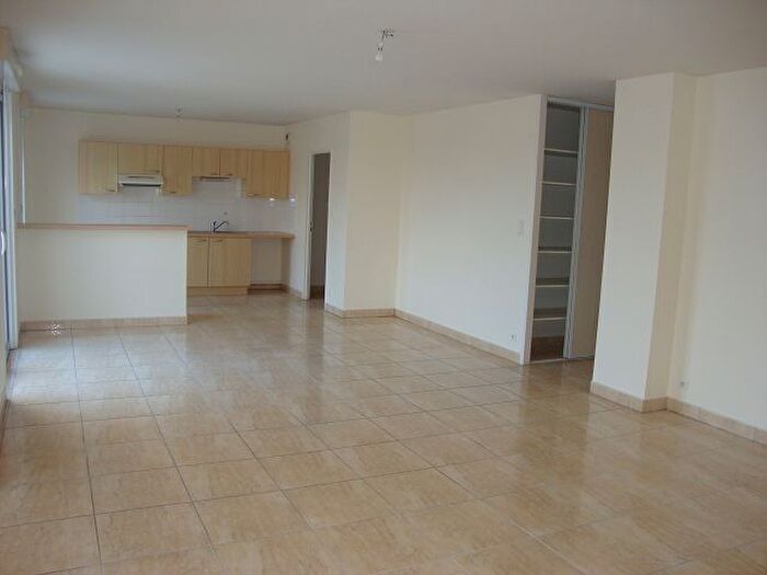 Challans, Centre-ville : Appartement 4 pièces à louer