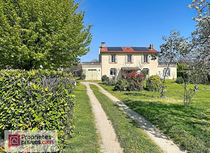 Maison 8 pièces à Saint-Sulpice-la-Pointe, à vendre