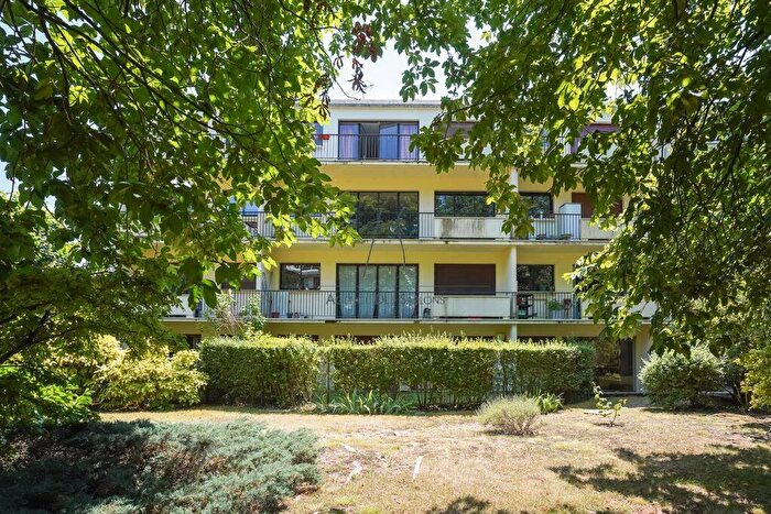 Appartement à louer - Le Vésinet - 5 pièces - 3 chambres