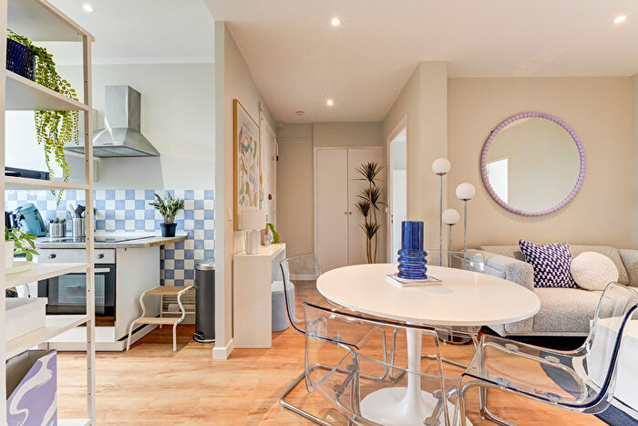 Appartement 5 pièces à Villeurbanne, Cusset, à louer