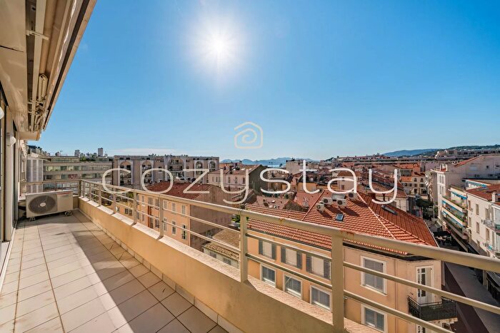 Appartement à vendre - Cannes, Centre-ville - 3 pièces - 2 chambres