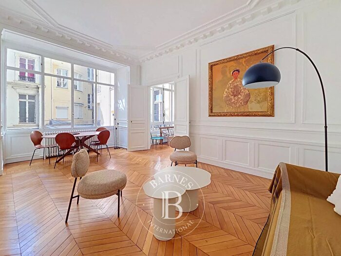 Paris 7ème, Invalides : Appartement 2 pièces à louer