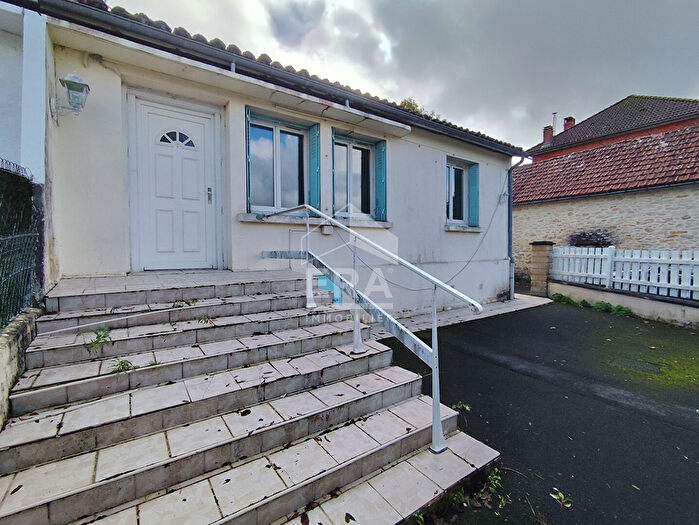 Maison à vendre - Saint-Laurent-de-Céris - 4 pièces - 3 chambres