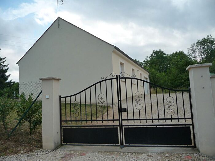 Maison 4 pièces à Chéroy, à louer