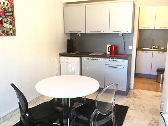 Appartement à louer - Cannes, Carnot - 1 pièce