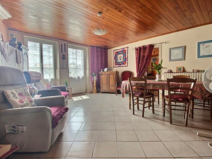 Maison à vendre - Prahecq - 6 pièces - 3 chambres