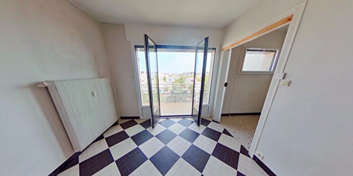 Appartement 1 pièce à Lyon 8ème, Monplaisir, à louer