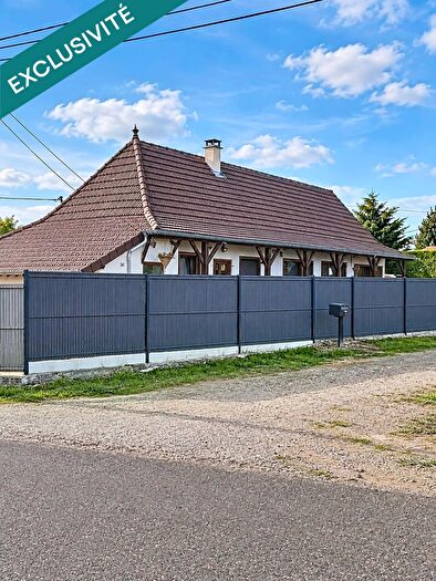 Maison 6 pièces à vendre à Savigny-sur-Seille