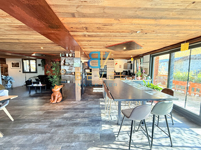 Maison à vendre - Saint-Sorlin-dArves - 8 pièces - 6 chambres