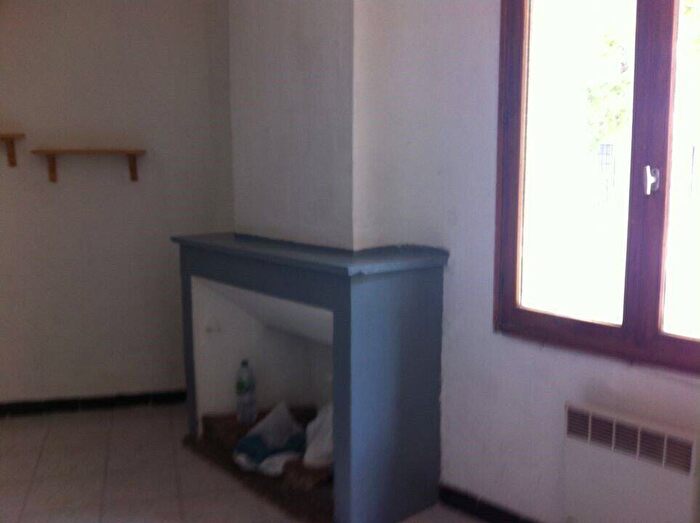 Appartement à louer - Saint Mitre les Granettes Pey Blanc, Aix-en-Provence - 2 pièces - 1 chambre