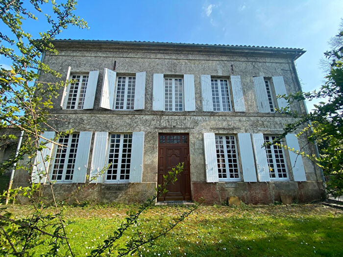 Maison à vendre - Jonzac - 9 pièces - 5 chambres
