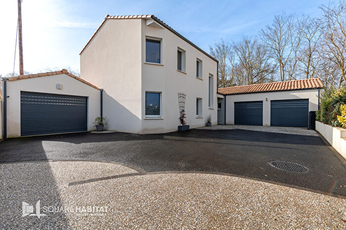 Maison à vendre - Saint-Gilles-Croix-de-Vie - 6 pièces - 4 chambres