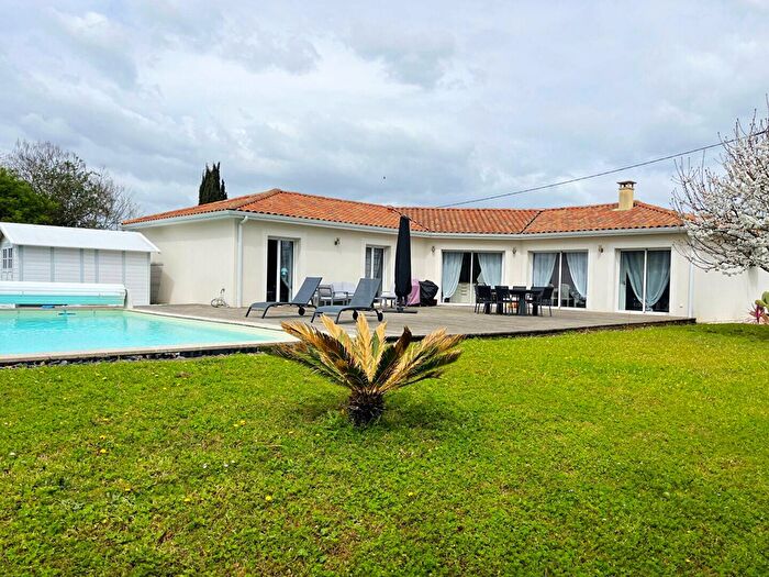 Maison à louer - Izon - 6 pièces - 5 chambres