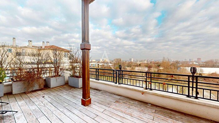 Appartement à louer - A Sisley, Villeneuve-la-Garenne - 5 pièces - 3 chambres