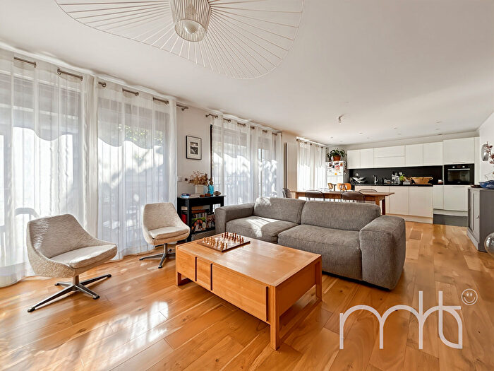 La Garenne-Colombes, Centre Nord, Gare, Mairie : Appartement 4 pièces à vendre