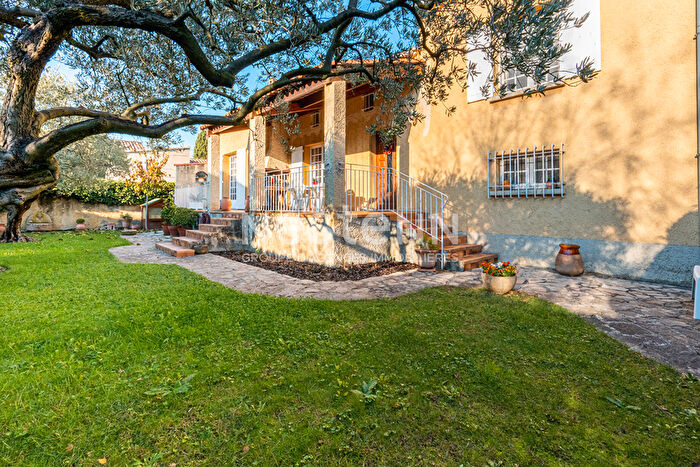 Maison à vendre - Carpentras - 7 pièces - 5 chambres