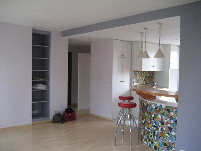 Bourgoin-Jallieu, Libération, Barbusse - Appartement 3 pièces à louer