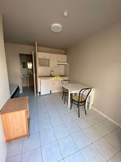 Appartement à louer - Collegiale, Mantes-la-Jolie - 1 pièce