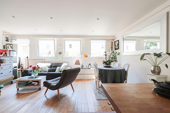 Paris 18ème, Grandes Carrières, Clichy : Appartement 4 pièces à vendre