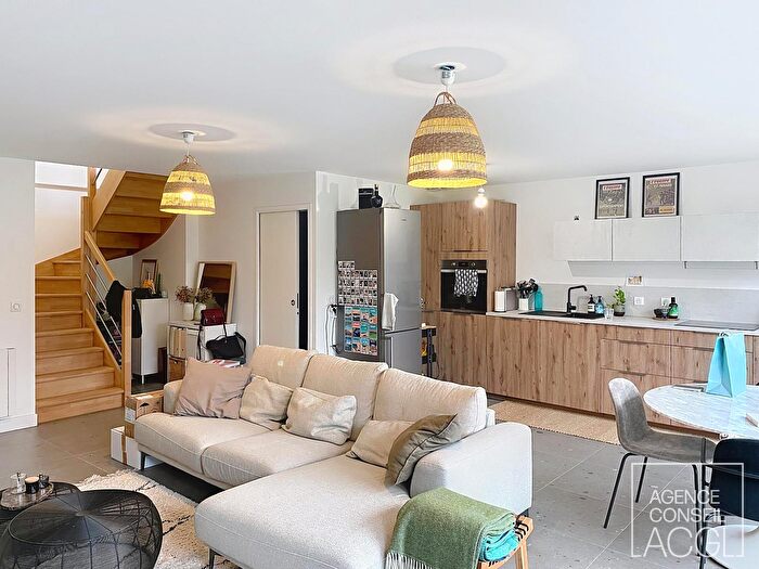 Maison à louer - Bordeaux, Nansouty - 3 pièces - 2 chambres