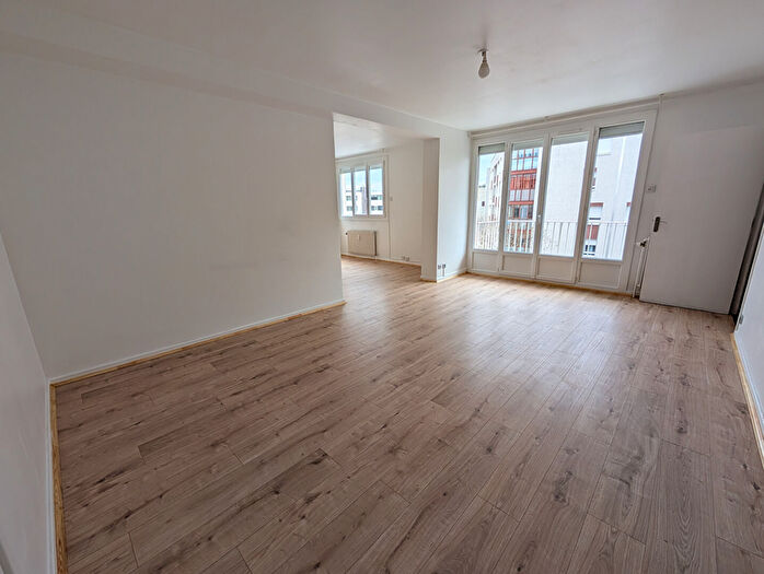 Appartement à vendre - Saint-Priest, Bel-Air - 5 pièces - 4 chambres