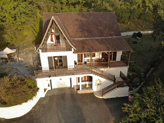 Maison à vendre - Aubas - 6 pièces - 5 chambres