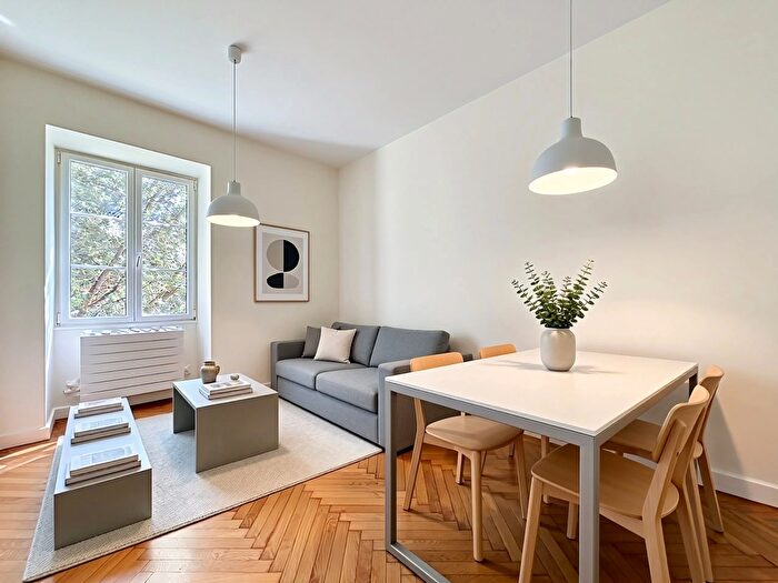 Appartement 2 pièces à vendre à Nice, Carré dor