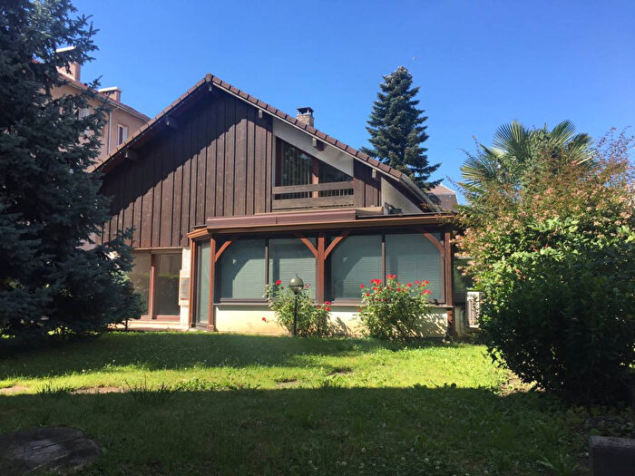 Maison 9 pièces à louer à Grenoble, La Capuche, Grands Boulevards