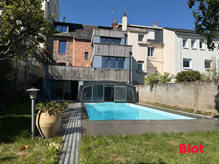 Maison à vendre - Quartiers Sud-Ouest, Sacrés Coeurs - 9 pièces - 6 chambres