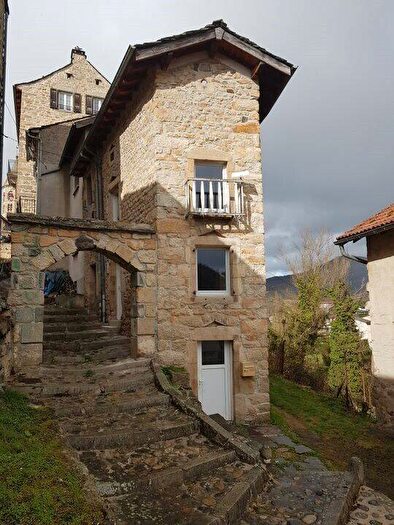 Maison à louer - Saint-Julien-Chapteuil - 2 pièces - 1 chambre