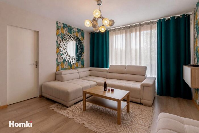 Appartement à vendre - Bron, Le Terraillon - 3 pièces - 2 chambres