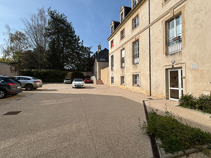 Appartement à vendre - Bayeux, Centre-ville, Saint-Jean - 2 pièces - 1 chambre