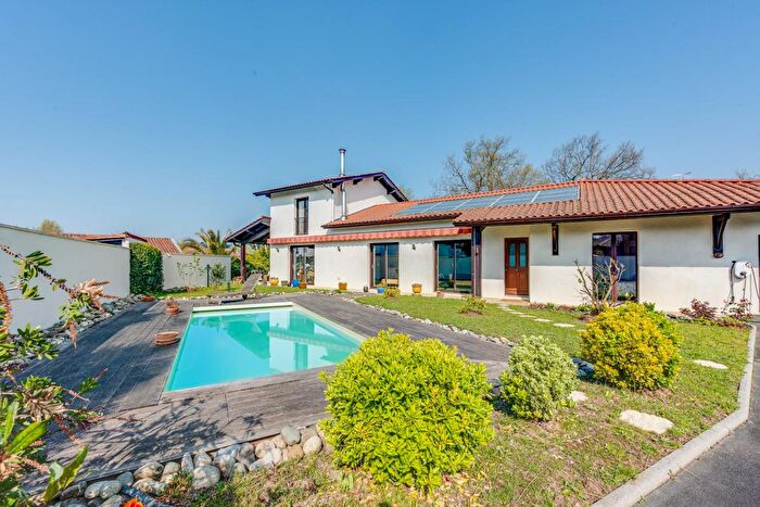 Maison à vendre - Anglet, Montbrun - 5 pièces - 4 chambres