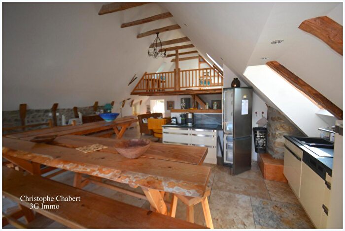 Maison à vendre - Saint-Sauves-dAuvergne - 5 pièces - 4 chambres