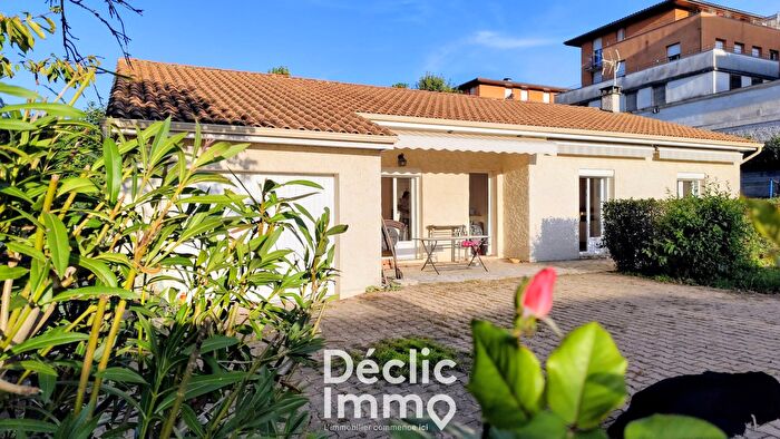 Maison à vendre - La Couronne - 6 pièces - 3 chambres