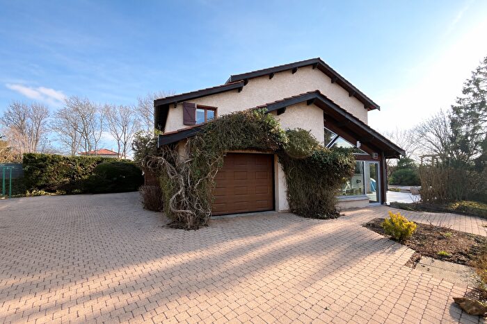 Maison à vendre - Saint-Genis-les-Ollières - 8 pièces - 5 chambres